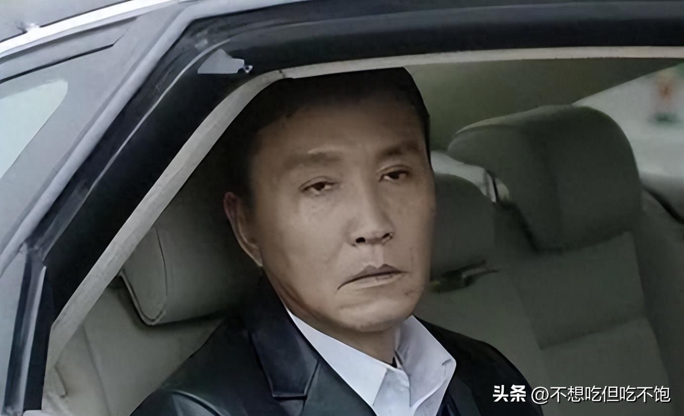 The famous actor Wu Gang treats his wife as a "housekeeper" and starts ...