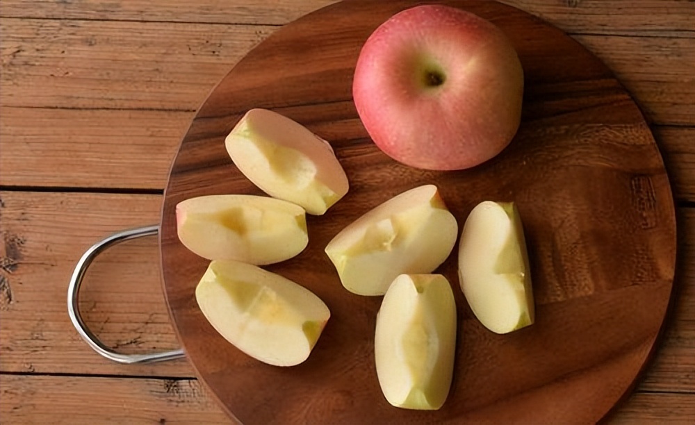 Eat a "cooked" apple a day for half a month, or reap these 5 benefits ...