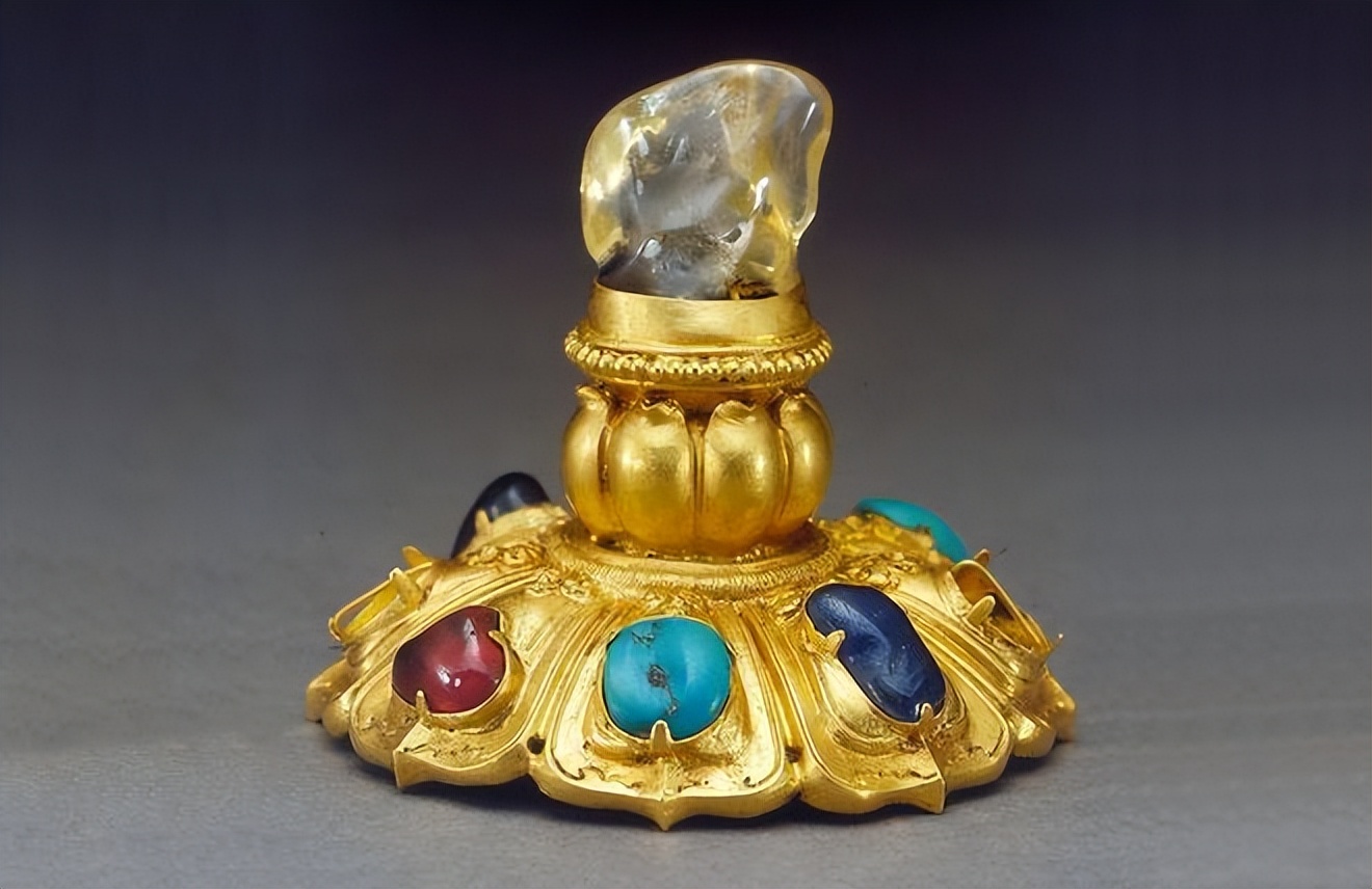 Shaped gemstones made ancient Chinese jewelry change in the style of ...