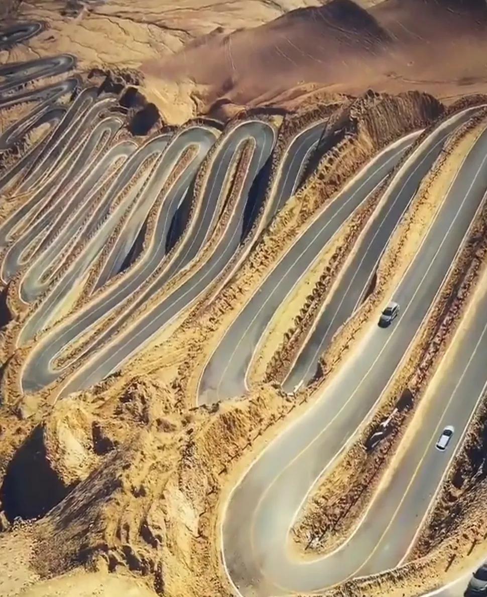A real Chinese wonder Panlong Ancient Road on the Pamir Plateau ...