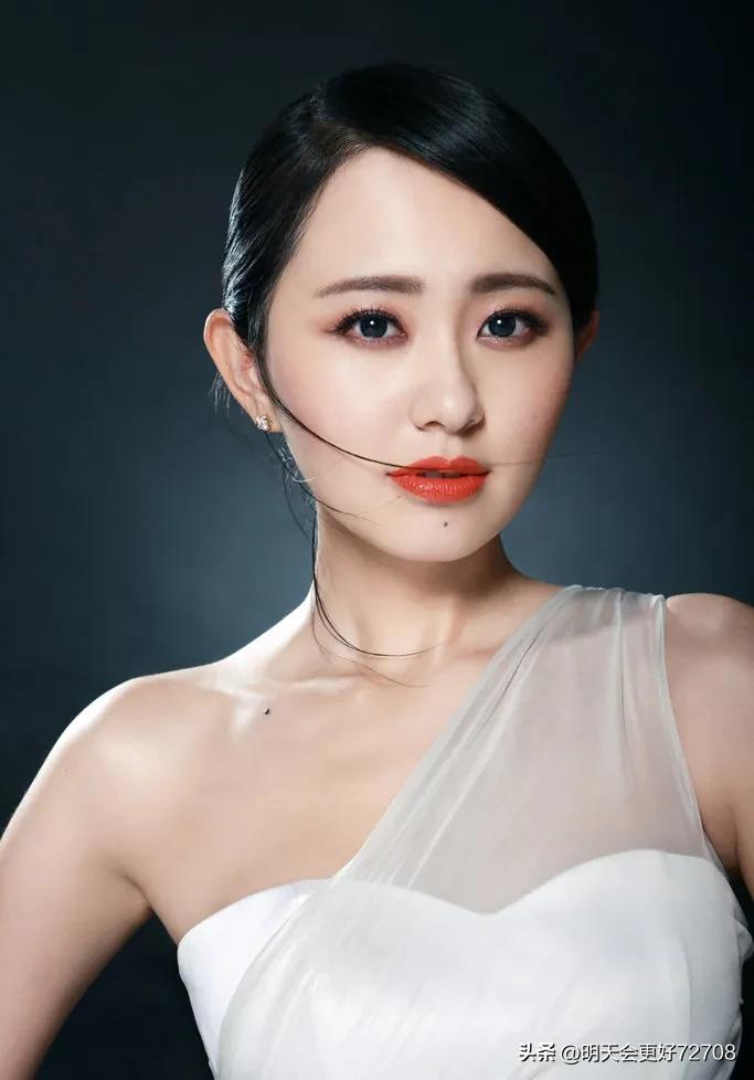 Sexy and charming Sun Yaoqi - iMedia