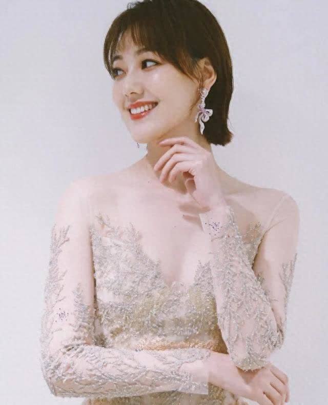 A beautiful CCTV host was fired, and the real reason sparked people's ...