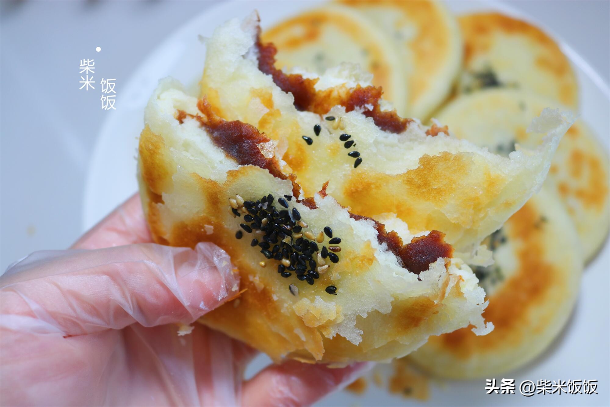 The zero-difficulty bean paste cake is crispy on the outside and soft ...