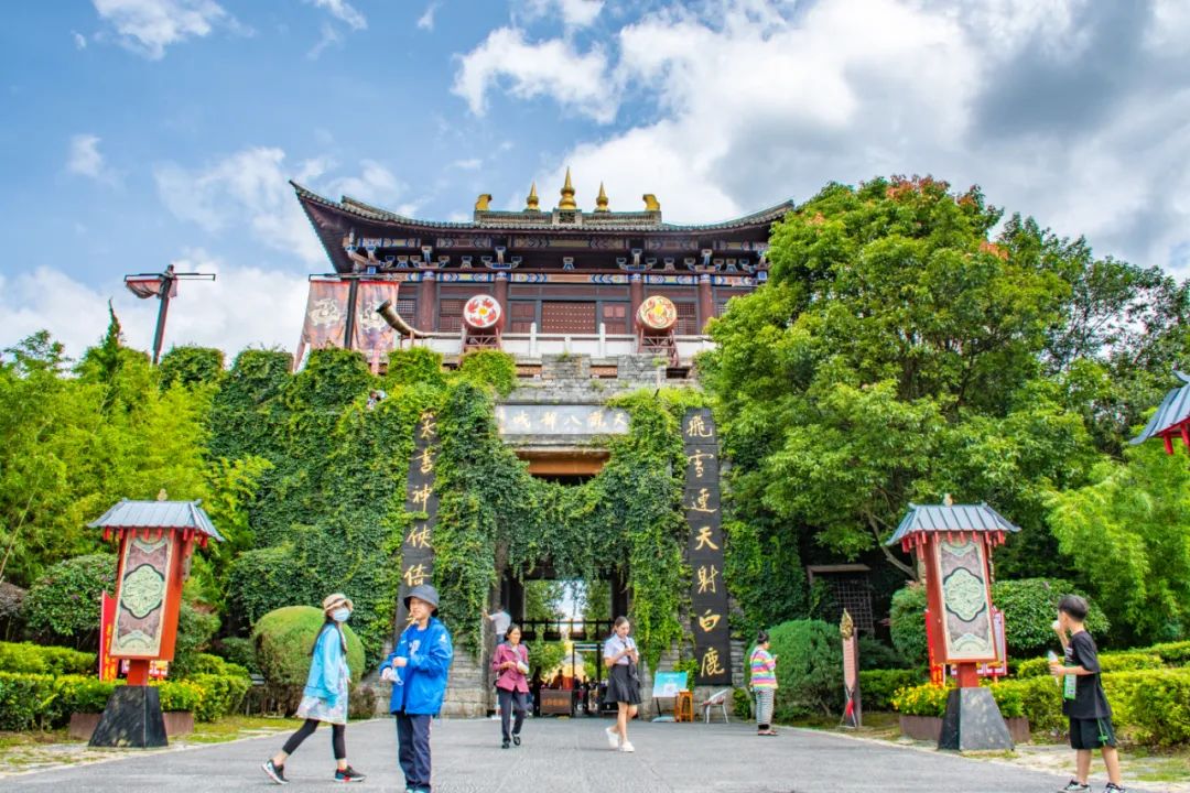 Wandering around Tianlong Babu Film and Television City, can the ...