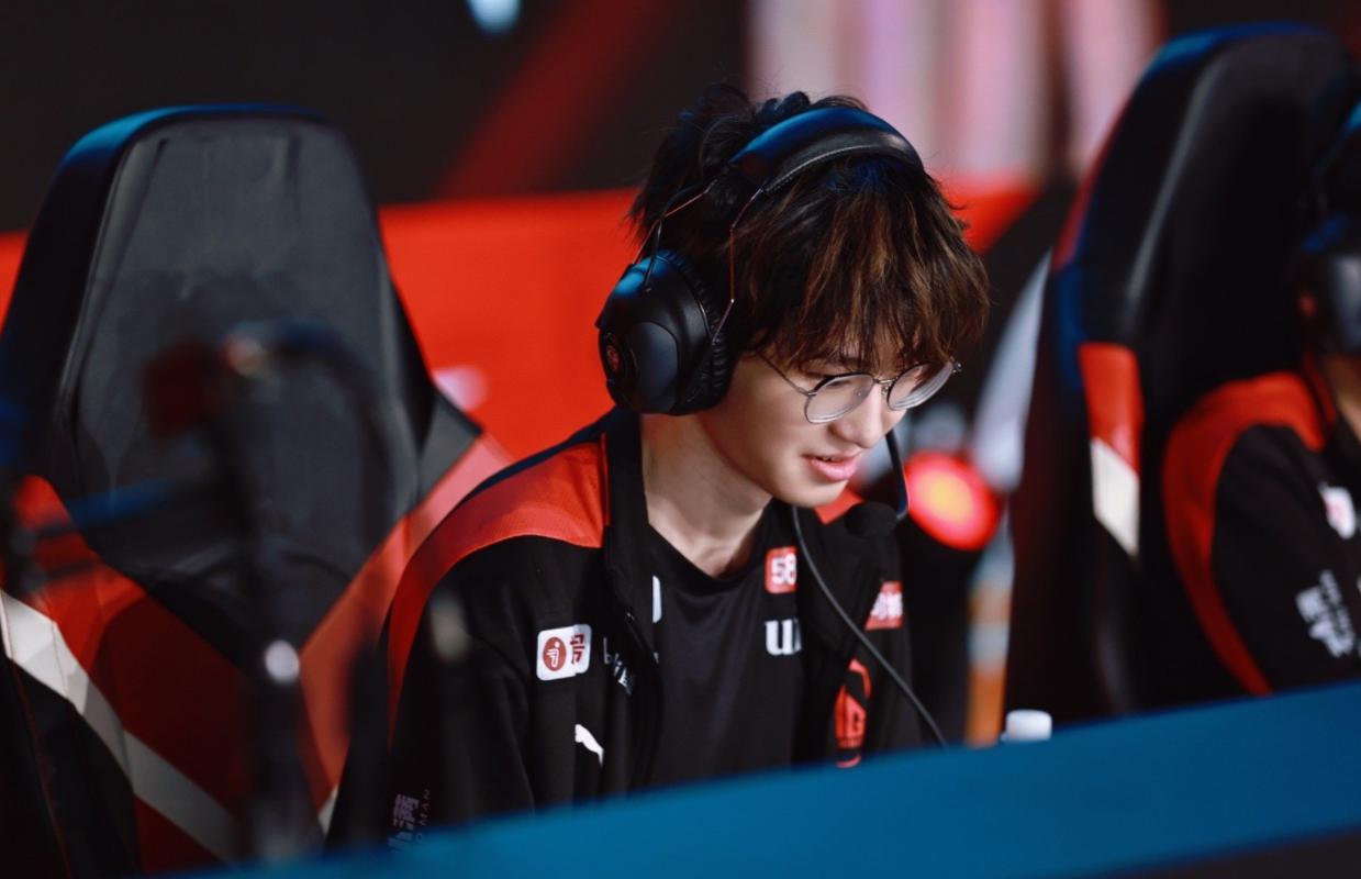 AG fell into the card game, Gemini gave poisonous milk, Menglei broke ...