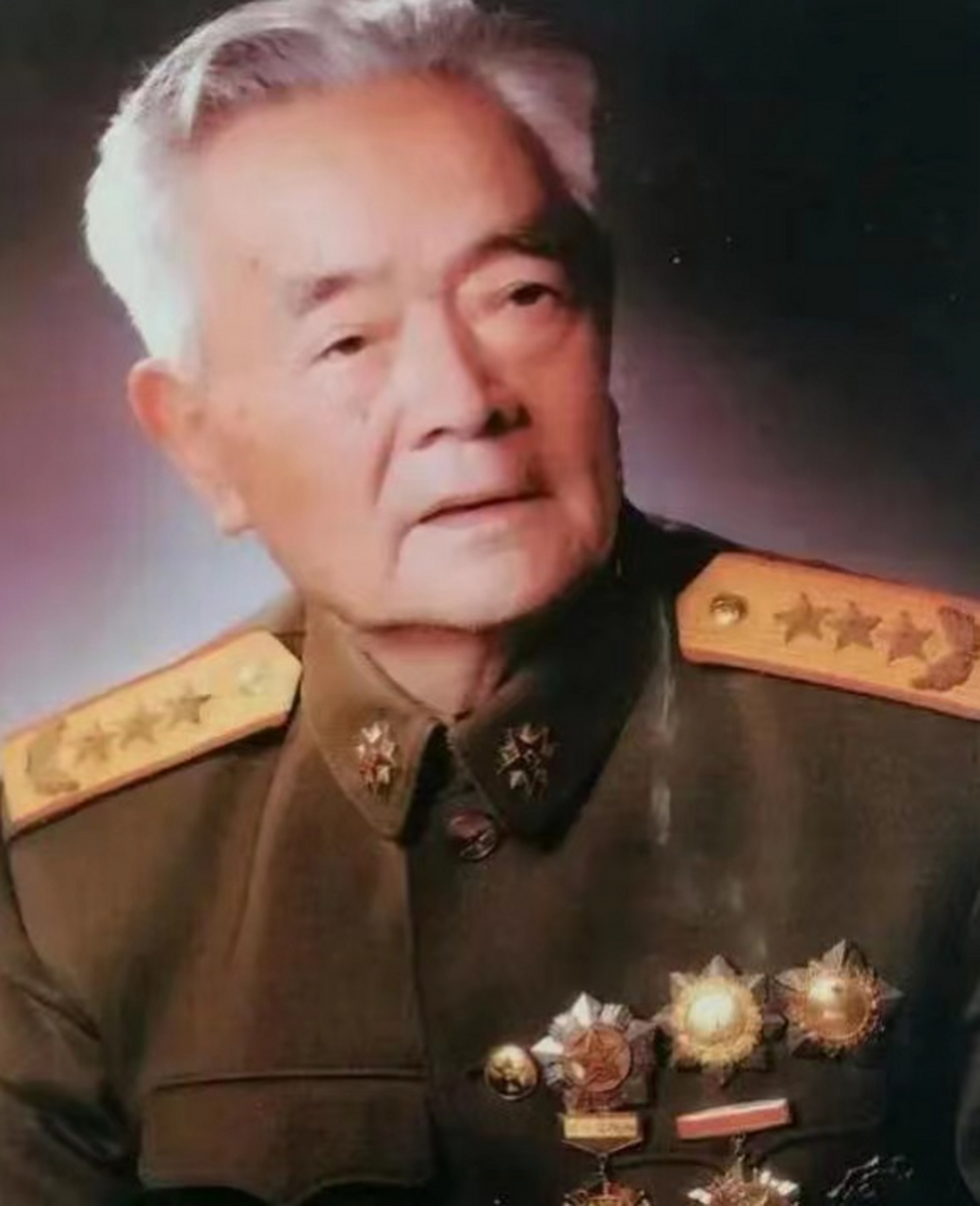 In 1941, Su Yu appointed a 21-year-old soldier as a battalion commander ...