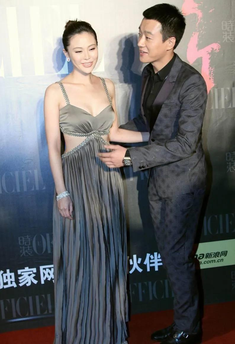 Tong Dawei said to his wife, "Aren't you afraid that I'm jealous if you ...