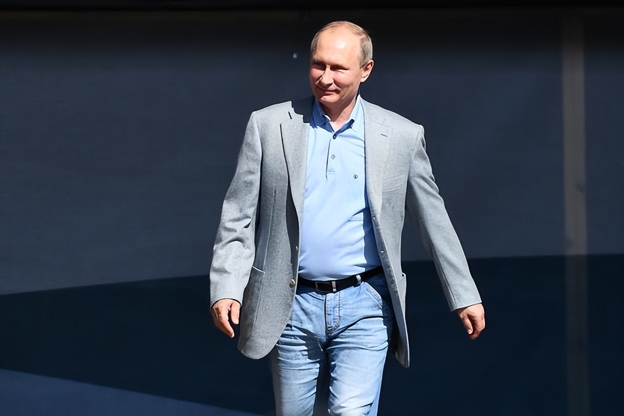 From the KGB to the president, the evolution of what Putin wears - iNEWS