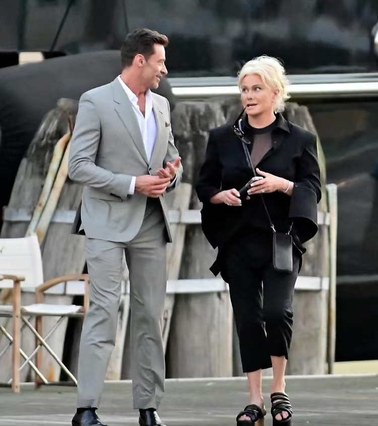 Uncle Wolf and his 13-year-old wife show love on the red carpet, too ...