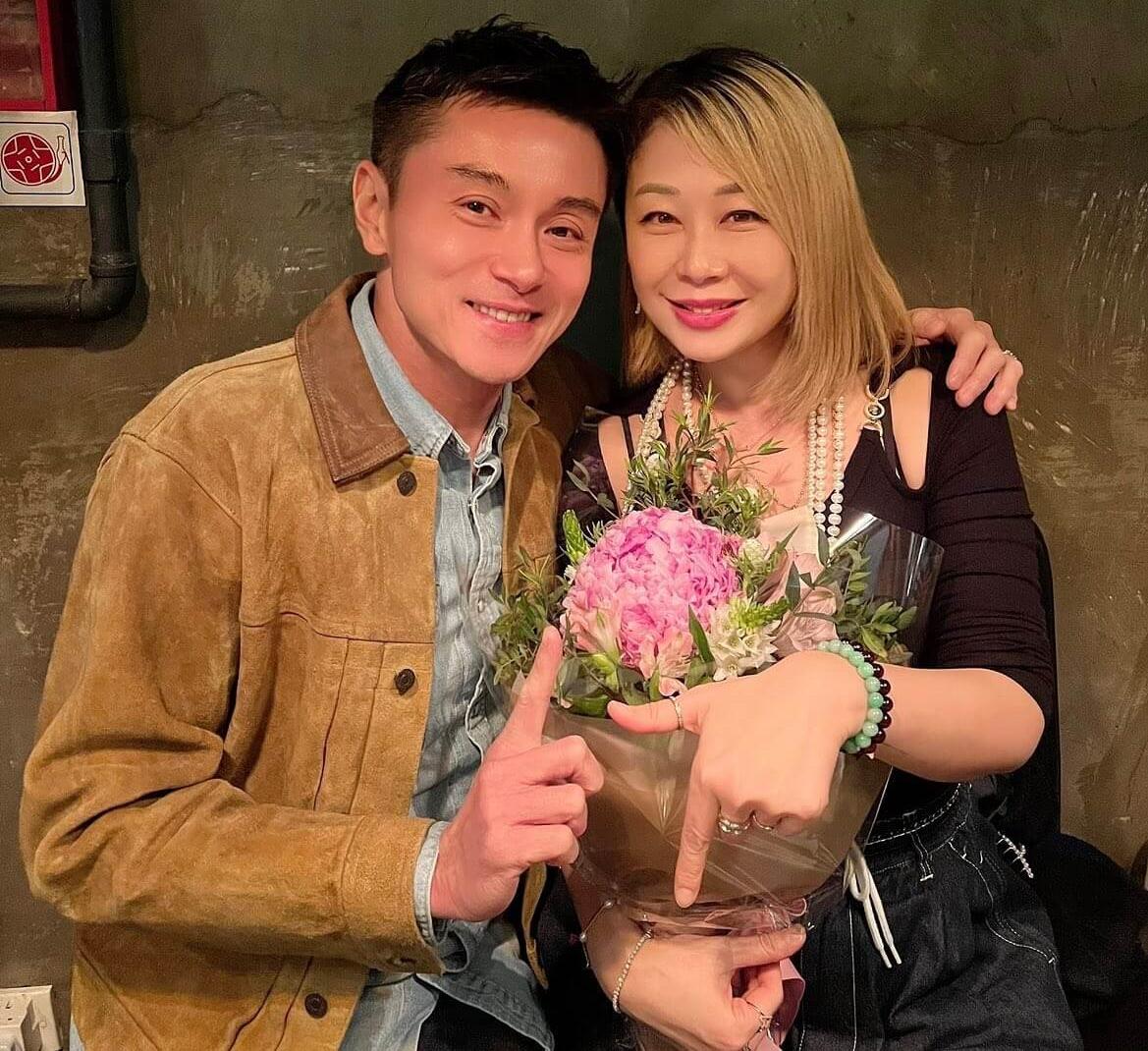 A well-known actor in Hong Kong celebrates his 17th wedding anniversary ...