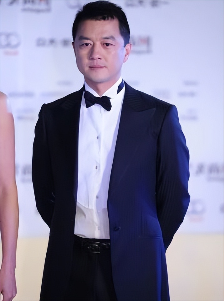 52-year-old Li Yapeng has finally come to today - iNEWS