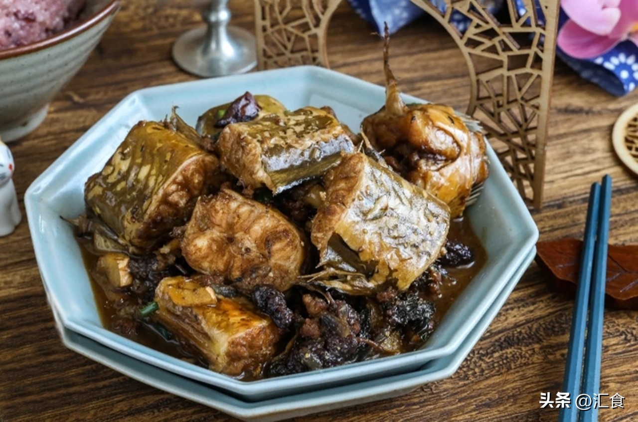 Roasted eel with pork belly in perilla, gluttonous bullfrog, cold king ...