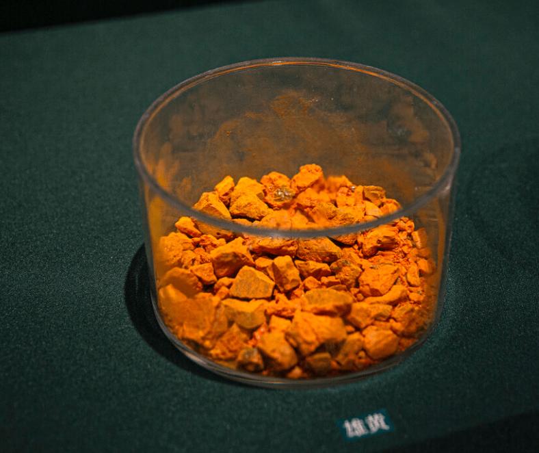 What are snakes most afraid of? Not afraid of realgar powder ...
