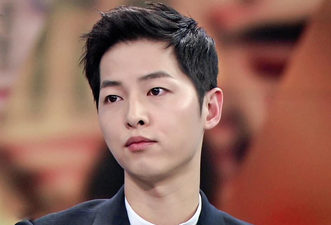 Song Zhongji and his wife appeared on the streets of Rome. The woman ...