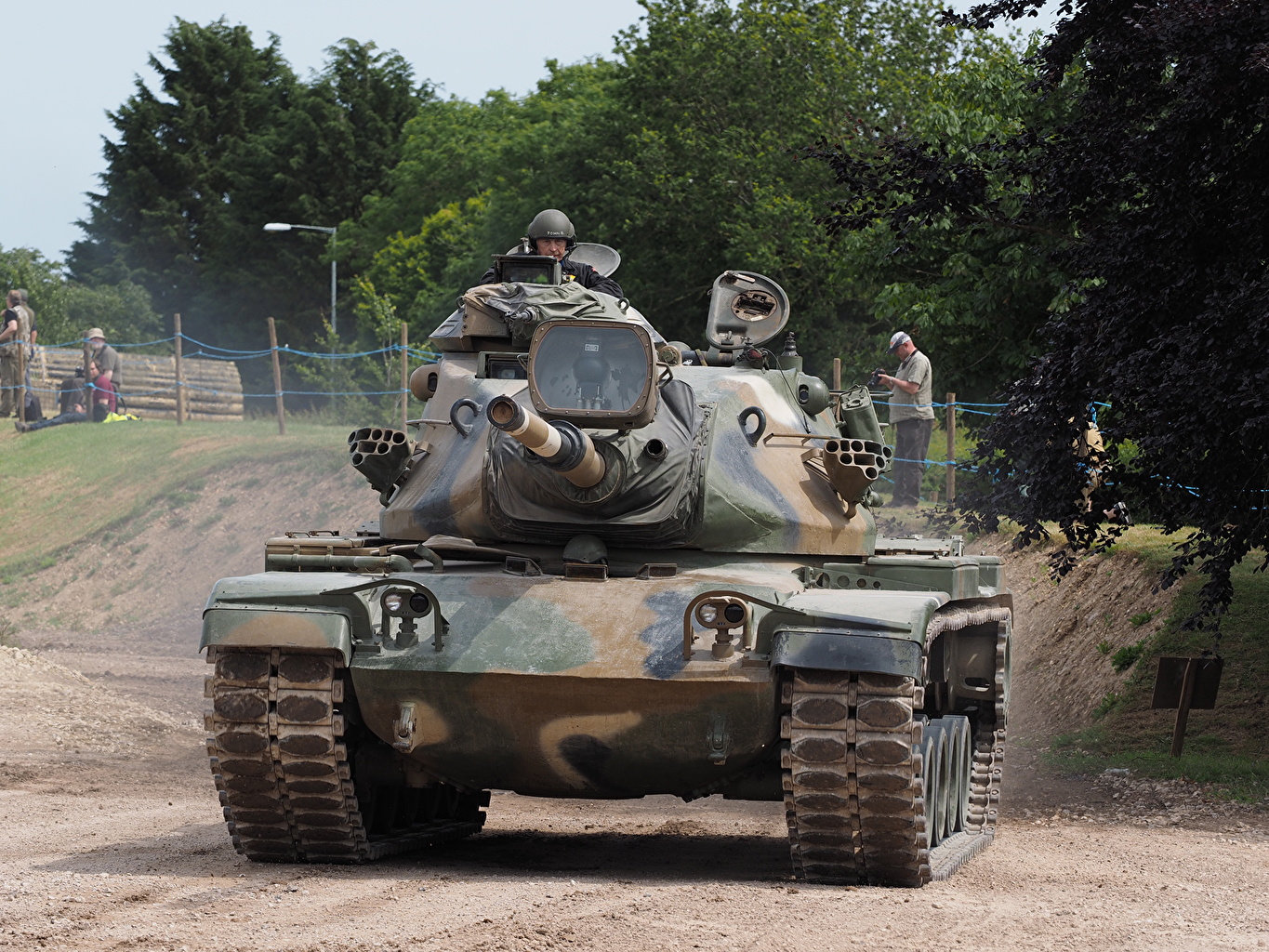 Why are 2,000 M60 tanks stored in storage not willing to take them out ...