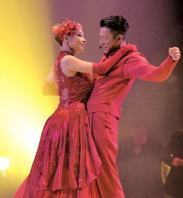Accompanying Andy Lau as a dance partner for 25 years and unmarried at ...