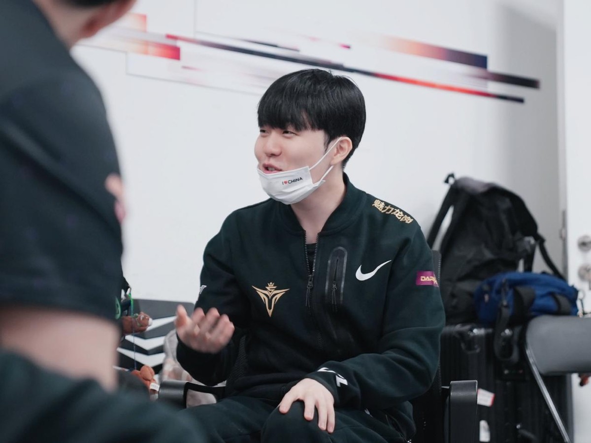 Rookie Silas overturned the audience with a show, V5 overturned BLG ...