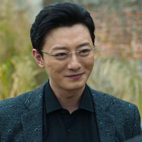 "Shaking his head, crooked" Gao Qisheng in Su Xiaoding's "The Knockout ...