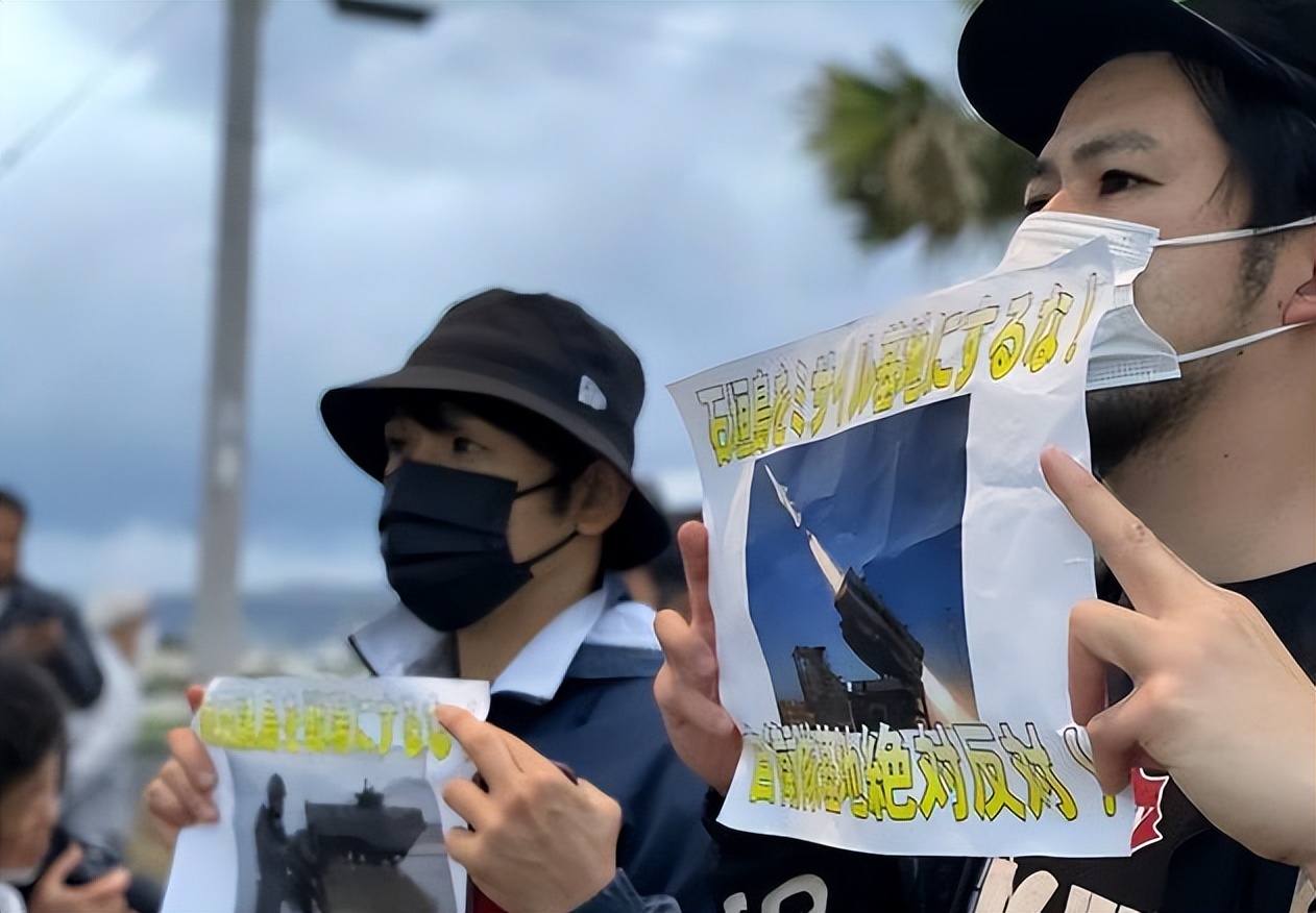 Taking the first step towards independence, the governor of Okinawa ...