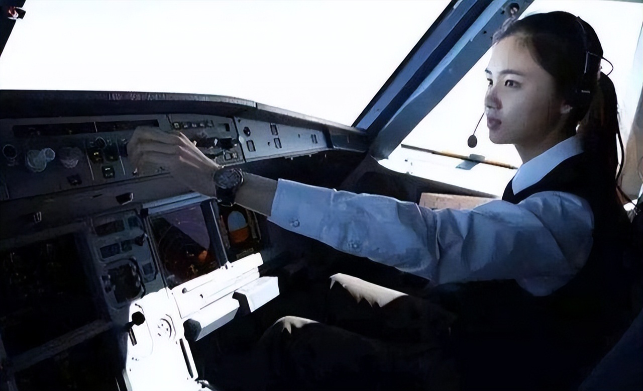 "Mulan in the Air" Wu Qianyu: Learning to fly at the age of 17, how ...