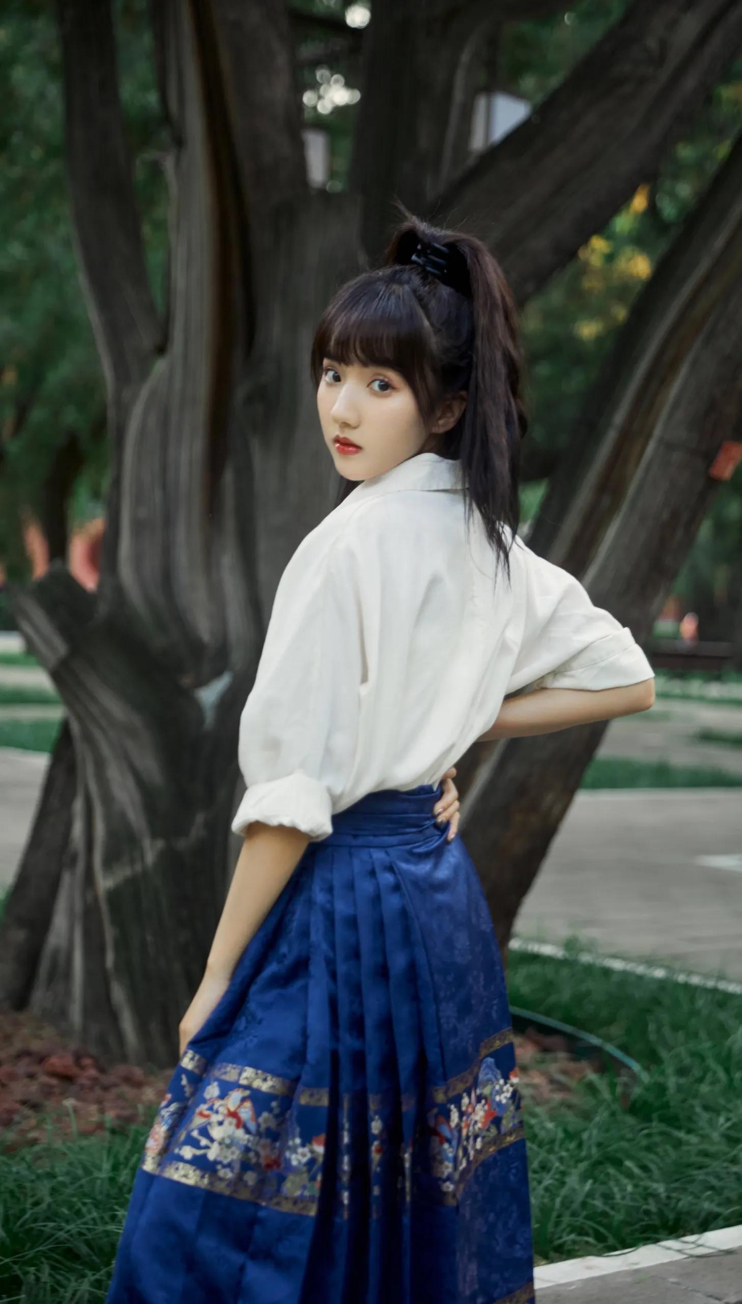 "Variety actress" Su Xiaotong - iMedia