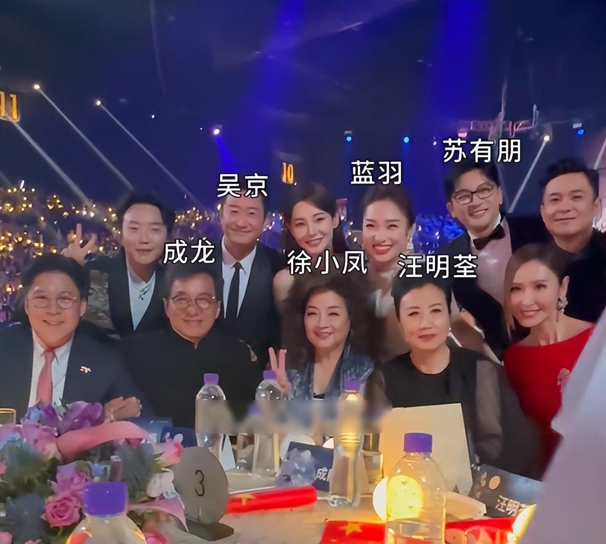 74-year-old Xu Xiaofeng came back to sing! Jackie Chan was moved to ...