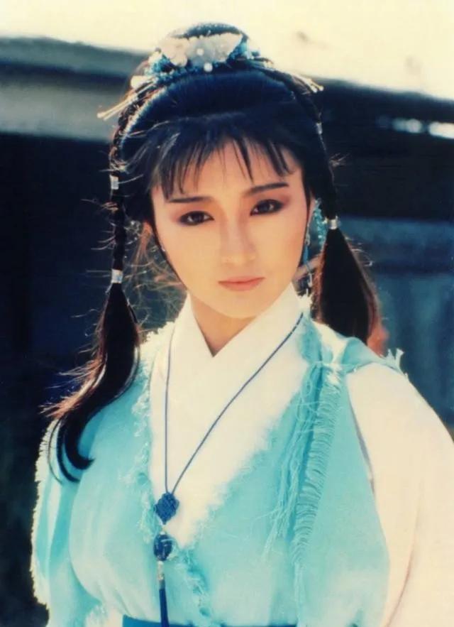 Remember the famous female star in Hong Kong: Li Saifeng?Enjoy your old ...