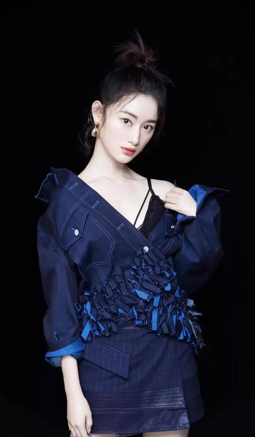 Celebrity Pretty Lady: Guo Xiaoting's sexy photo shoot! - iNEWS