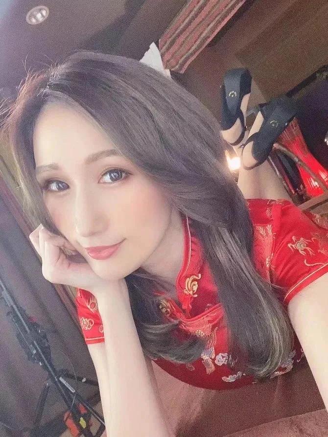 After debuting for more than ten years, Jingxiang JULIA is a goddess ...