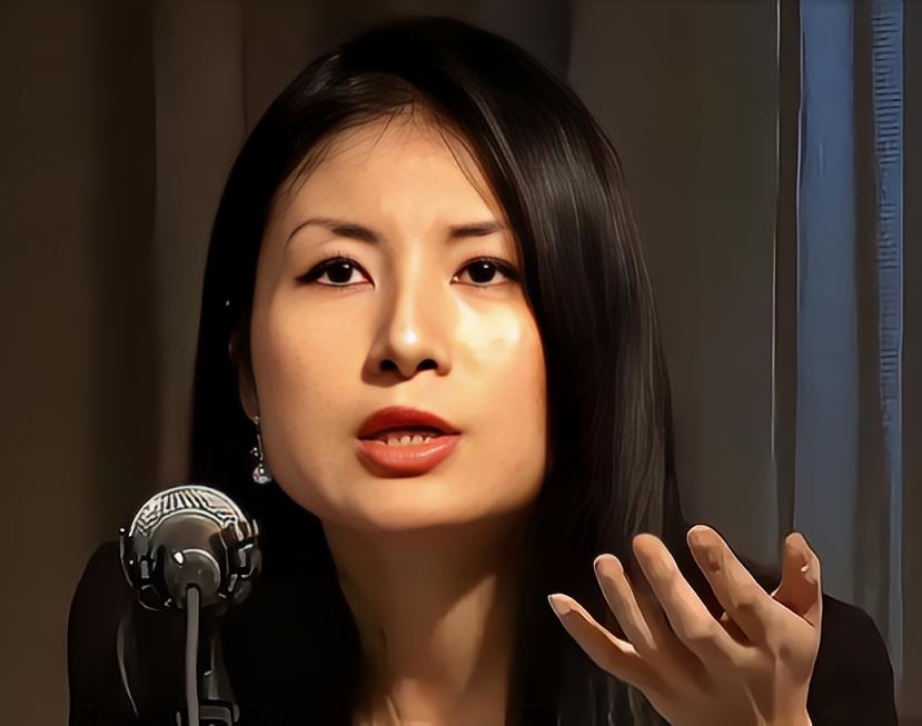 "Don't unplug the ventilator!" The Chinese female reporter frantically ...