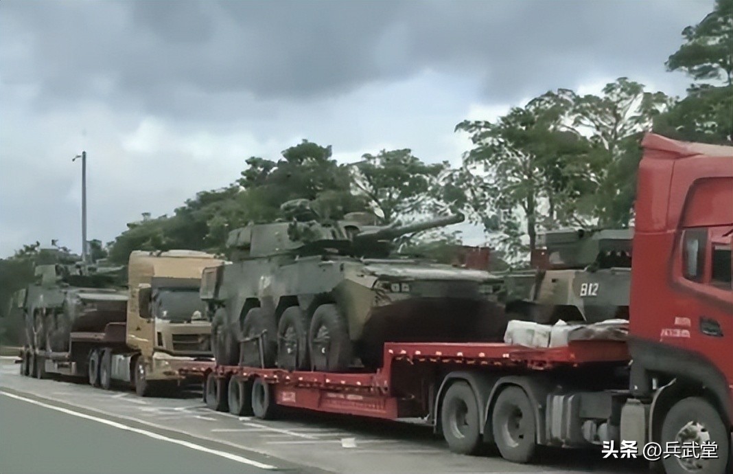 New equipment is too fast! The domestic new step tank and assault gun ...