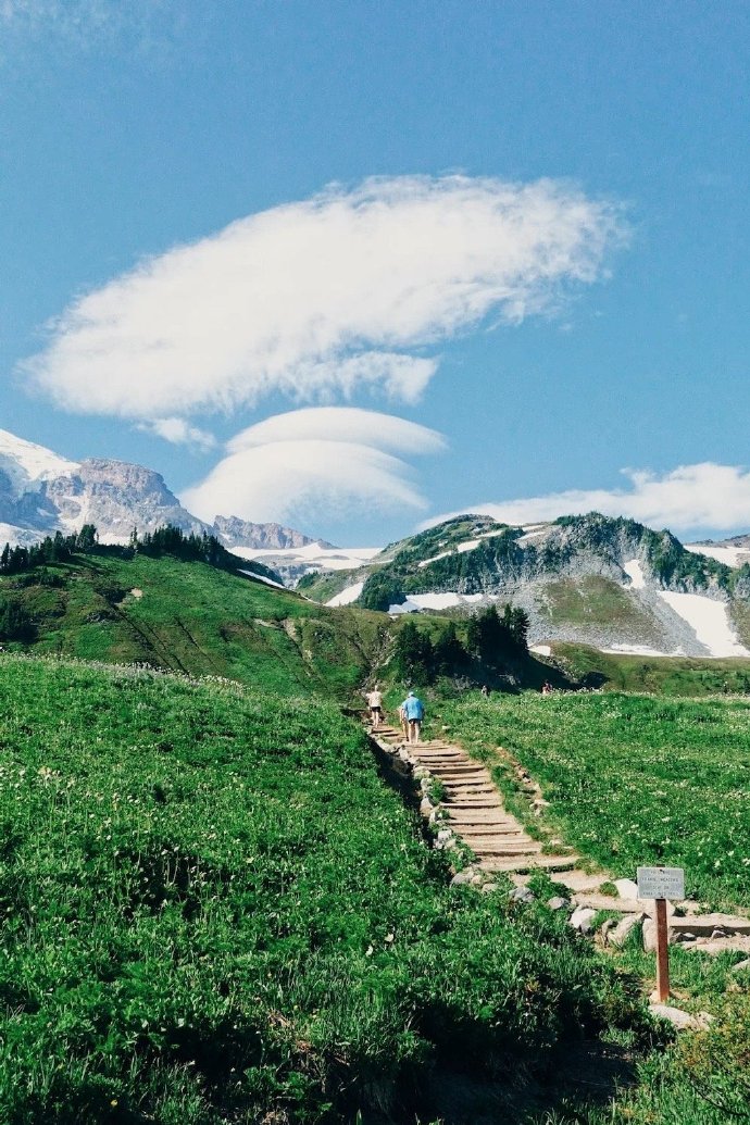 Should people sleep in separate beds in their old age? 4 reasons why ...