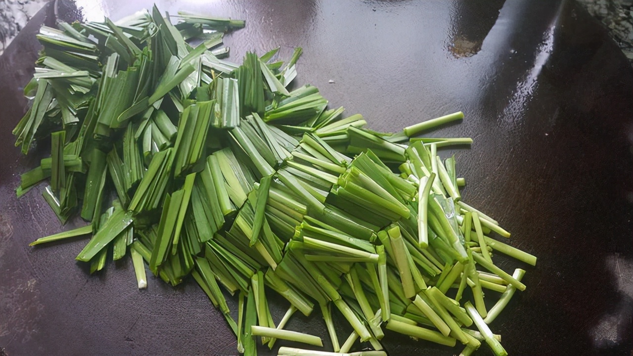 The new method of leeks, 1 bunch leeks and 1 lotus root teach you a ...