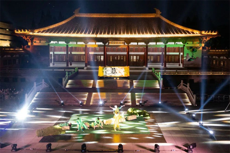 Museum night tours are booming - iNEWS