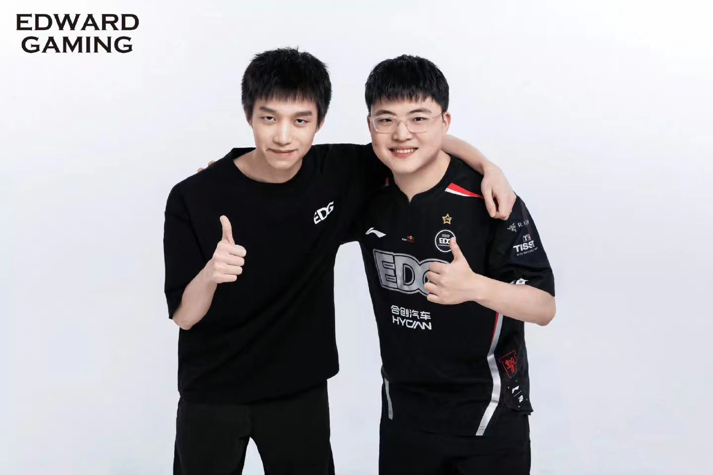 Uzi一手VN驚艷賽場，網友紛紛打出「淚目」，好像回到了S3賽季 - 頭條匯