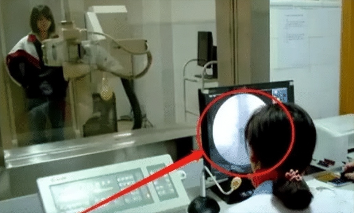 Why are girls afraid of doing "chest X-rays"? What can a doctor see ...