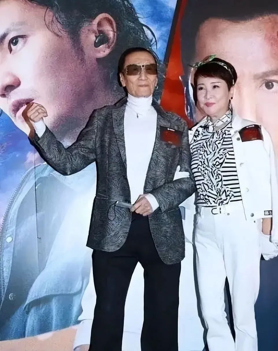 The Nicholas Tse family is rarely in the same frame. The 86-year-old ...