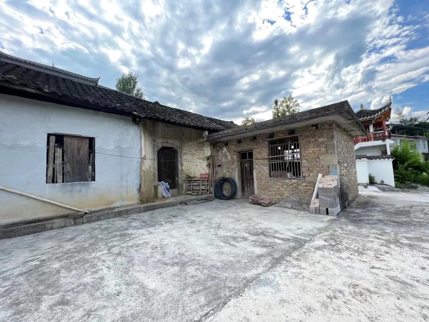 Wu Guozhen's former residence and Zhu Hezhong's former residence in ...