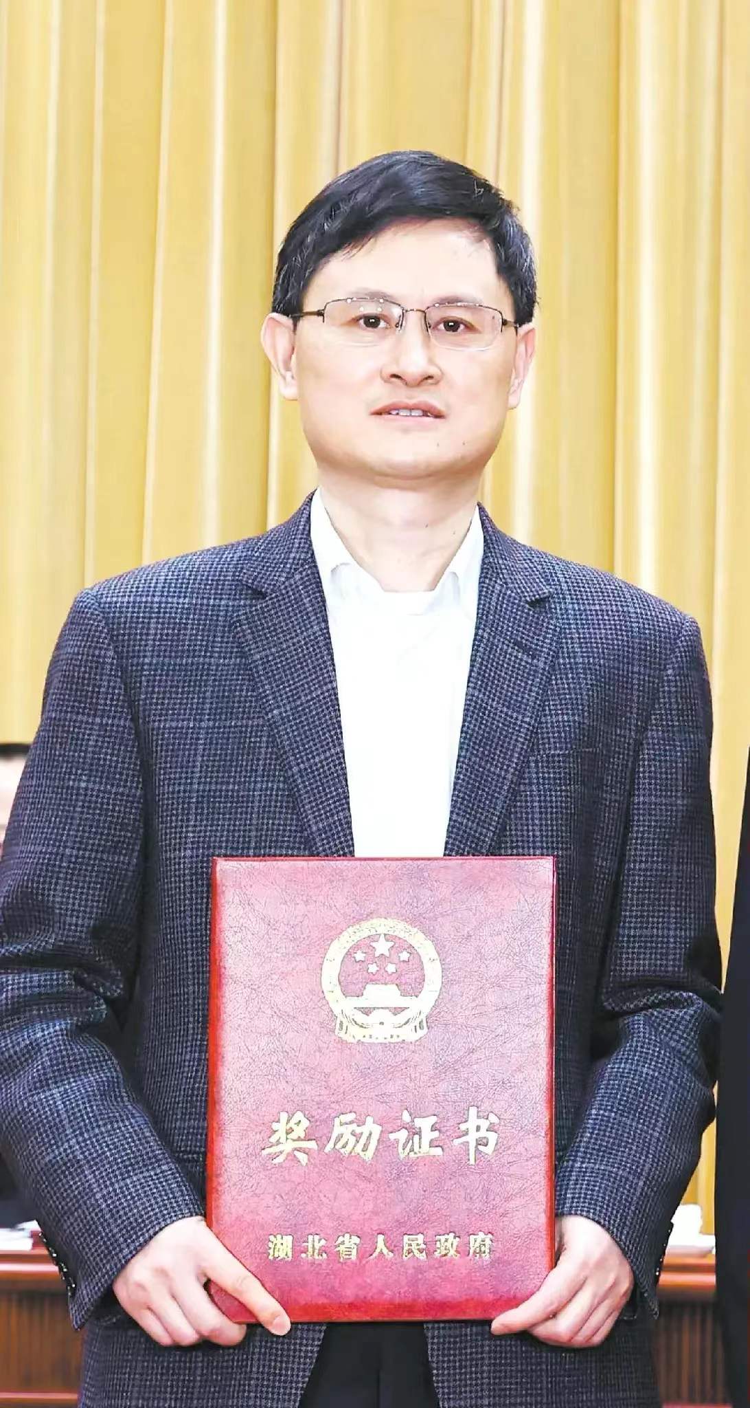 Academician Shu Hongbing won the grand prize, not affected by his 14 ...