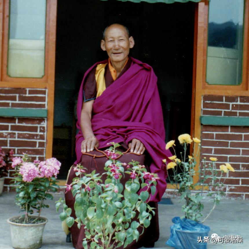 The Eighth Ma Living Buddha Jiayang Luozang Chenglie enthroned in ...