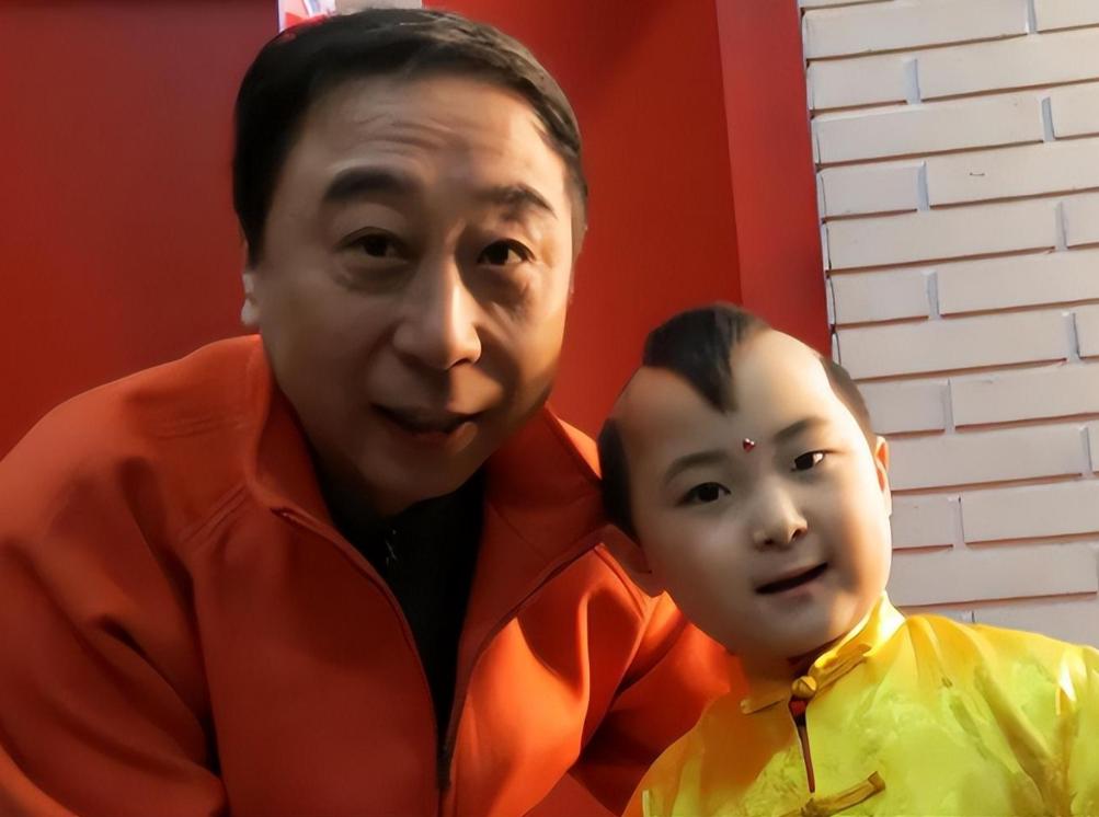 Fuwa Deng Minghe: Participated in the Spring Festival Gala at the age ...