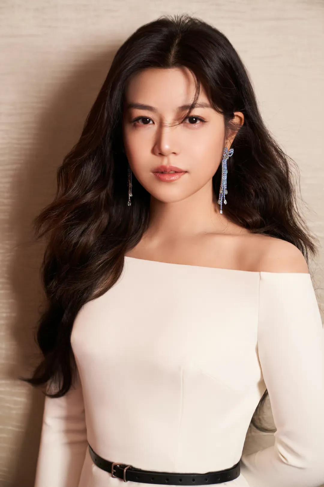 Chen Yanxi is pretty - iNEWS