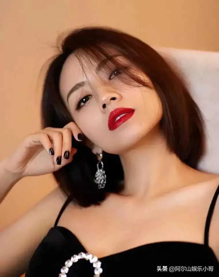 Liu Xijun is really a stunner in this world. With such a face and ...