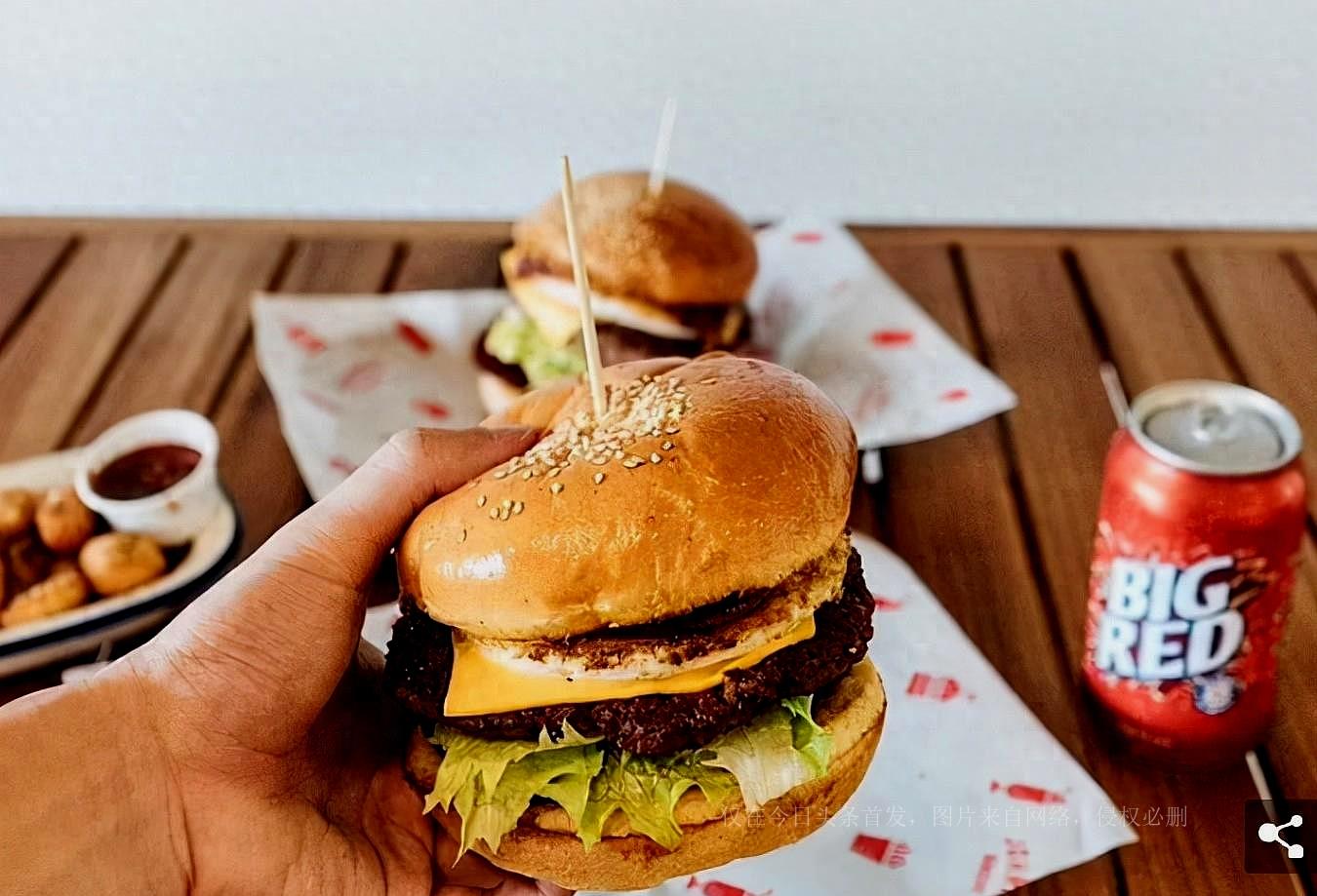 Asian boss actually launches "Ching Chong" burger? Netizens were ...