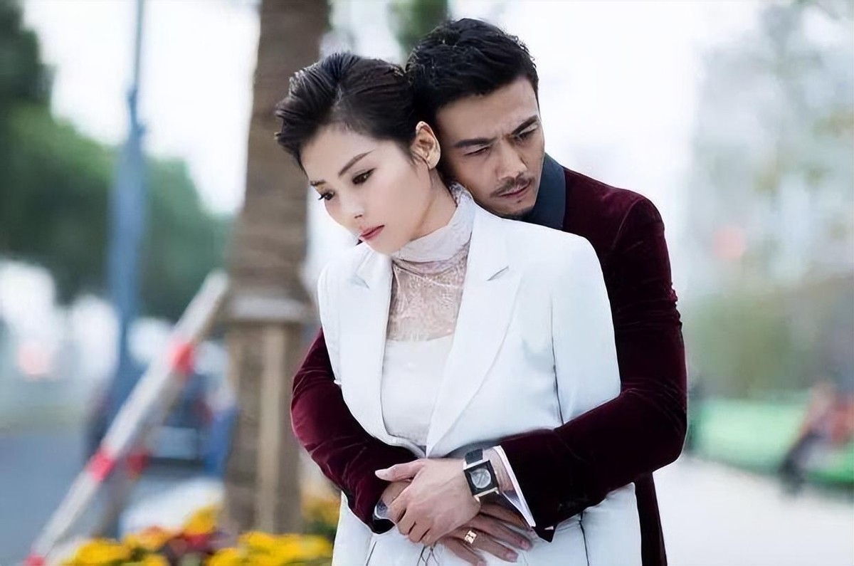 Paying off 400 million in three years, the superficially virtuous wife ...