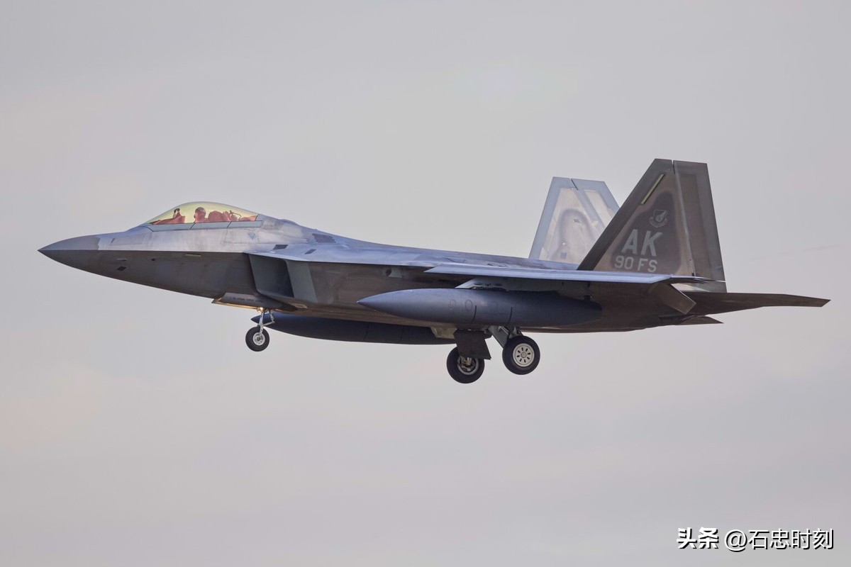 Unprecedented, during the war, the US military deployed the strongest ...