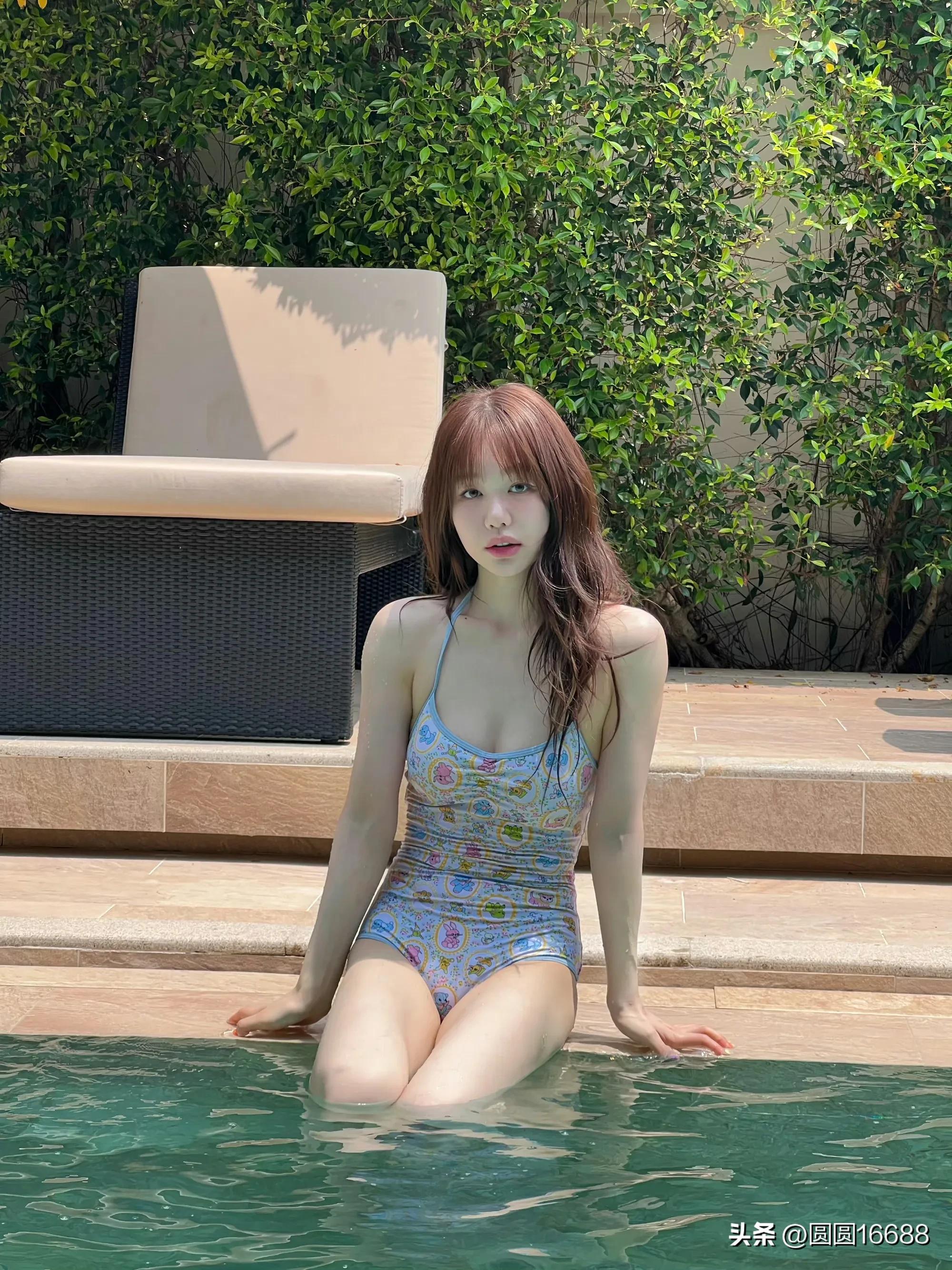 Xu Mengjie's swimsuit photos caused heated discussions among netizens? - iNEWS