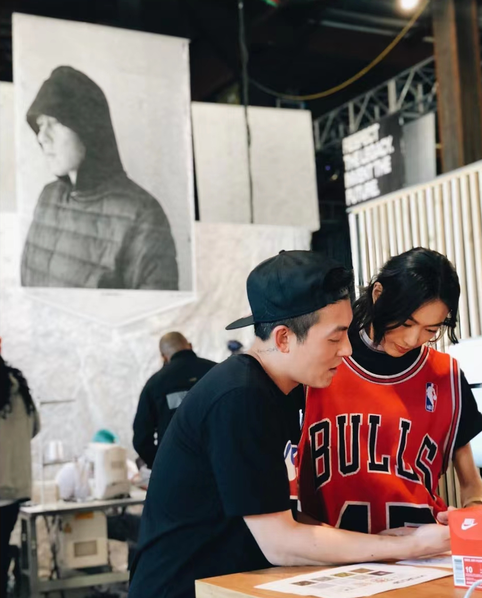 Expressionless, 41-year-old Edison Chen was criticized for taking a ...