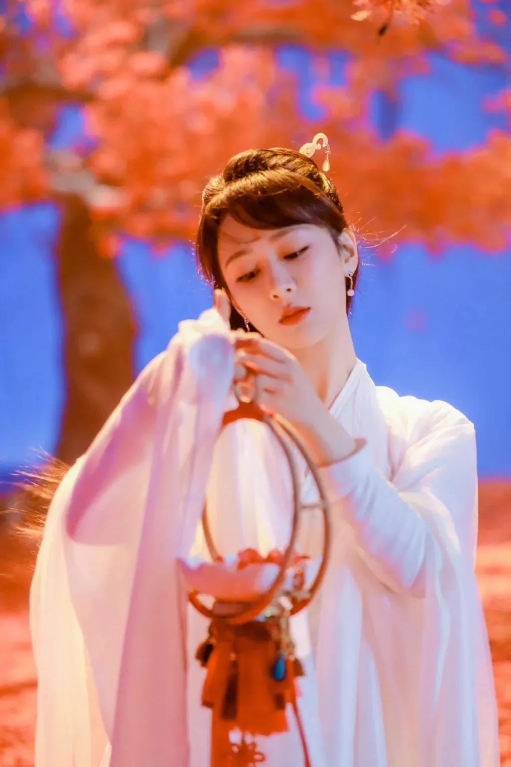 Yang Zi's beautiful pictures - iNEWS