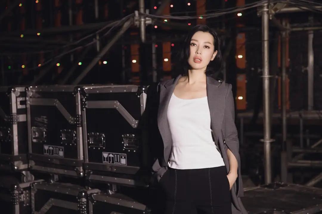 Mingyang Entertainment—Beauty Star—Yu Nan - iNEWS